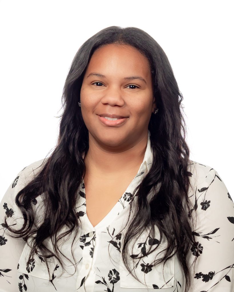 Deñayna Collins - Lavinia Group